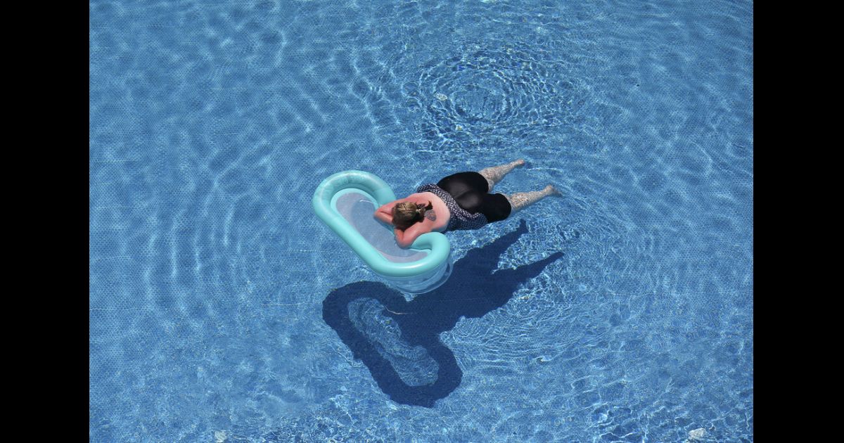 Amber Bourke sabe nadar, yo: esteve mais de 100 metros no fundo de uma ...