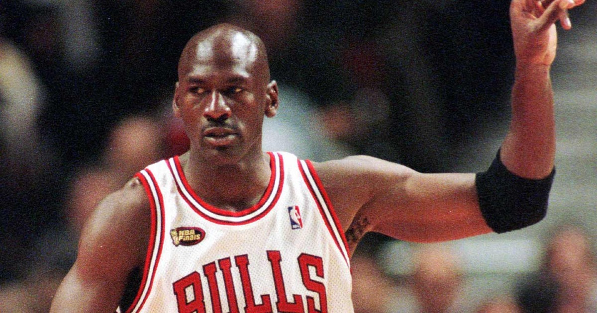 Camisolas de Michael Jordan vão a leilão e podem valer milhões