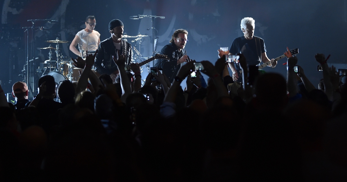 U2 mostram nova versão de 'Beautiful Day'